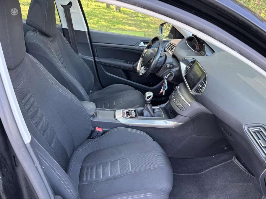 Melns Peugeot 308 2014 Marijampole, ar dzinēja tilpumu 2.00 L un nobraukumu 30 tūkst. km par 3600 €, foto 9 vietnē AUTOMOTO.COM.LV