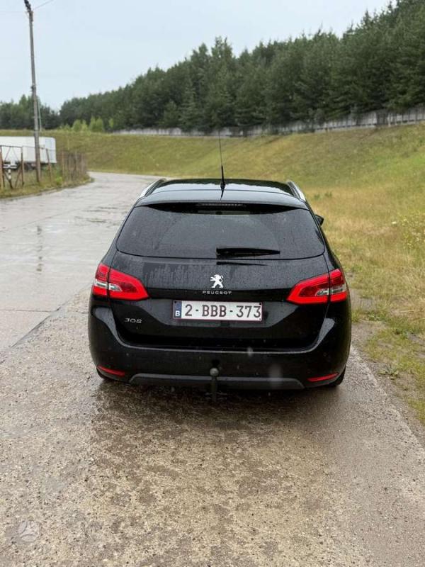 Black Peugeot 308 2014 in Vilnius, with an engine capacity of 1.20 L and mileage of 220 thousand km for 4000 €, photo 5 on AUTOMOTO.COM.LV