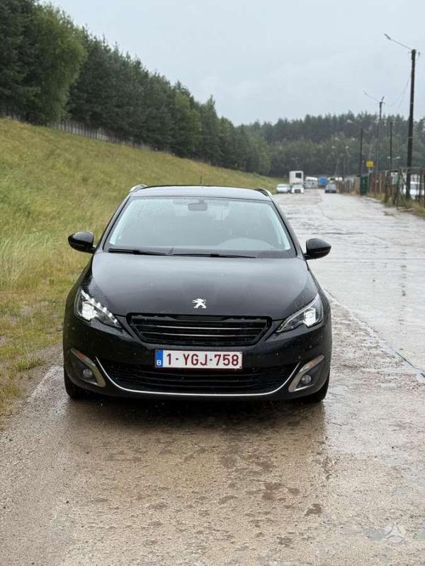Black Peugeot 308 2014 in Vilnius, with an engine capacity of 1.20 L and mileage of 220 thousand km for 4000 €, photo 7 on AUTOMOTO.COM.LV