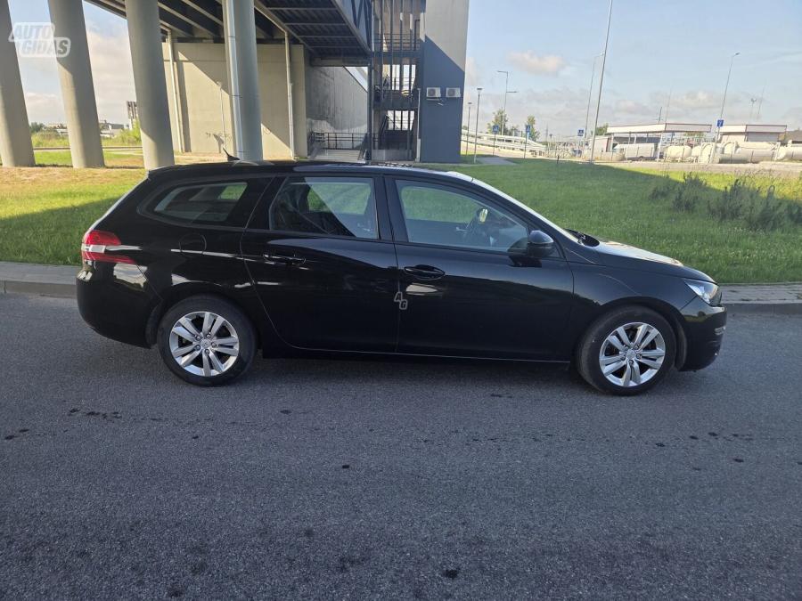 Black Peugeot 308 2014 in Mazeikiai, with an engine capacity of 1.60 L and mileage of 242 thousand km for 3999 €, photo 5 on AUTOMOTO.COM.LV