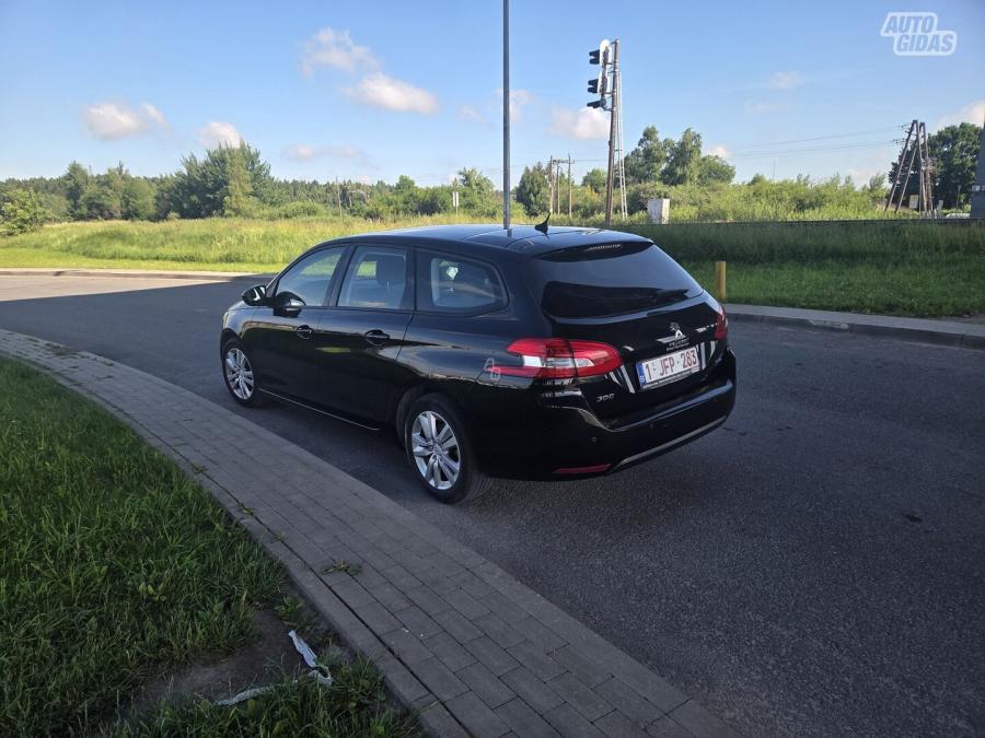 Black Peugeot 308 2014 in Mazeikiai, with an engine capacity of 1.60 L and mileage of 242 thousand km for 3999 €, photo 8 on AUTOMOTO.COM.LV