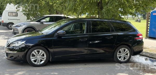 Black Peugeot 308 2014 in Riga, with an engine capacity of 1.60 L and mileage of 305 thousand km for 3450 €, photo 4 on AUTOMOTO.COM.LV