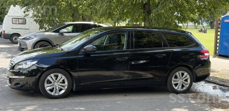 Black Peugeot 308 2014 in Riga, with an engine capacity of 1.60 L and mileage of 305 thousand km for 3450 €, photo 5 on AUTOMOTO.COM.LV