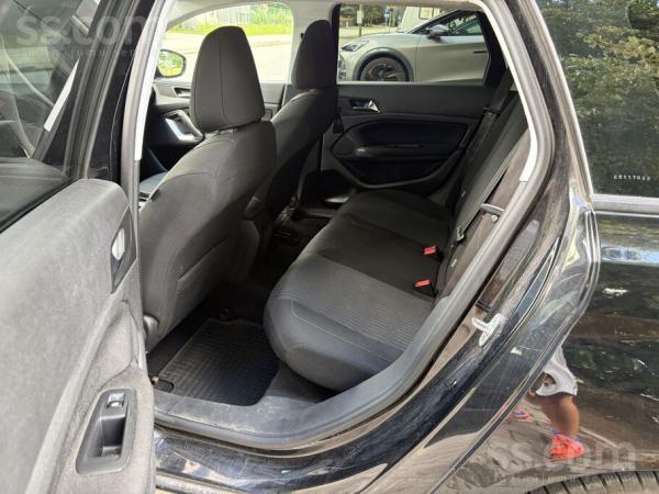 Black Peugeot 308 2014 in Riga, with an engine capacity of 1.60 L and mileage of 305 thousand km for 3450 €, photo 8 on AUTOMOTO.COM.LV