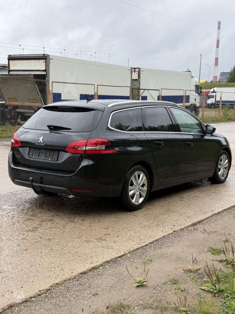 Black Peugeot 308 2014 in Vilnius, with an engine capacity of 1.56 L and mileage of 280 thousand km for 3800 €, photo 5 on AUTOMOTO.COM.LV