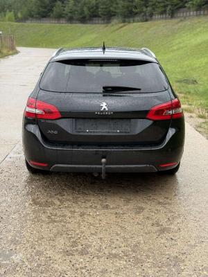Black Peugeot 308 2014 in Vilnius, with an engine capacity of 1.56 L and mileage of 280 thousand km for 3800 €, photo 6 on AUTOMOTO.COM.LV