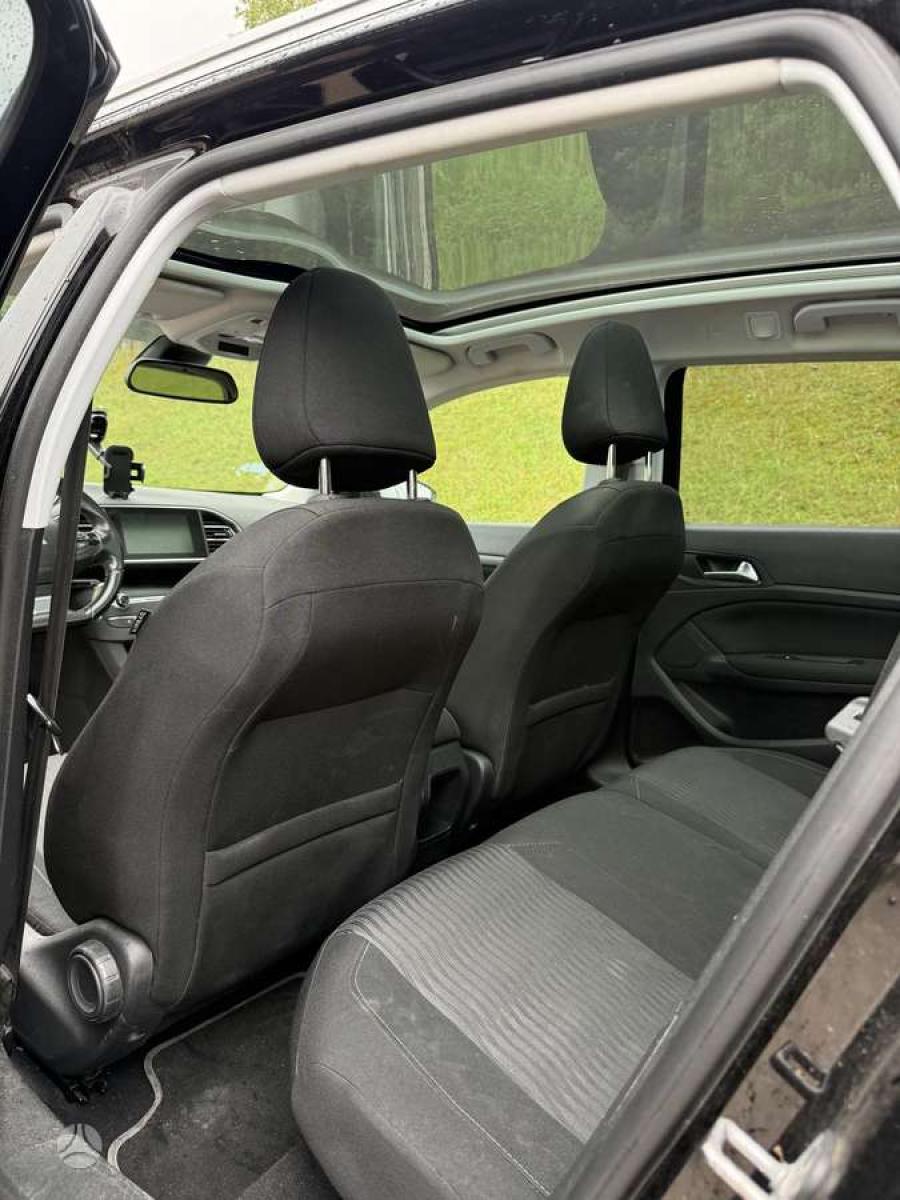 Black Peugeot 308 2014 in Vilnius, with an engine capacity of 1.56 L and mileage of 280 thousand km for 3800 €, photo 9 on AUTOMOTO.COM.LV