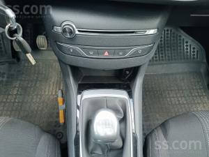 Melns Peugeot 308 2015 Jelgava, ar dzinēja tilpumu 1.60 L un nobraukumu 0 tūkst. km par 4590 €, foto 16 vietnē AUTOMOTO.COM.LV
