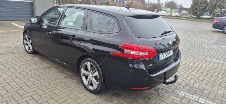 Black Peugeot 308 2015 in Taurage, with an engine capacity of 1.20 L and mileage of 150 thousand km for 4400 €, photo 9 on AUTOMOTO.COM.LV