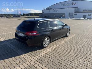 Black Peugeot 308 2015 in Riga, with an engine capacity of 1.60 L and mileage of 288 thousand km for 4800 €, photo 3 on AUTOMOTO.COM.LV