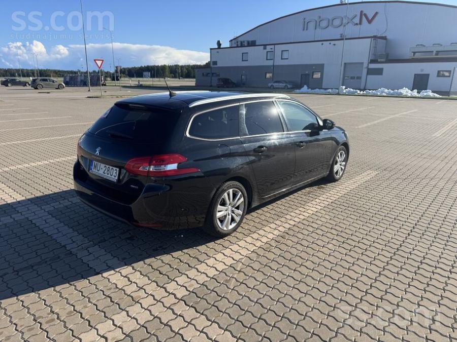 Black Peugeot 308 2015 in Riga, with an engine capacity of 1.60 L and mileage of 288 thousand km for 4800 €, photo 3 on AUTOMOTO.COM.LV