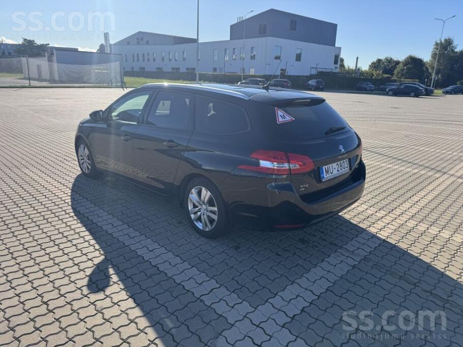 Black Peugeot 308 2015 in Riga, with an engine capacity of 1.60 L and mileage of 288 thousand km for 4800 €, photo 4 on AUTOMOTO.COM.LV