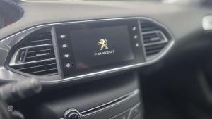Melns Peugeot 308 2015 Kauņa, ar dzinēja tilpumu 1.20 L un nobraukumu 184 tūkst. km par 4200 €, foto 18 vietnē AUTOMOTO.COM.LV