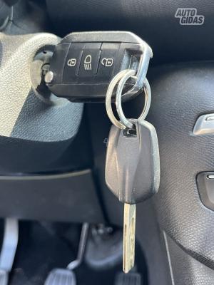 Black Peugeot 308 2015 in Marijampole, with an engine capacity of 1.60 L and mileage of 216 thousand km for 4450 €, photo 18 on AUTOMOTO.COM.LV