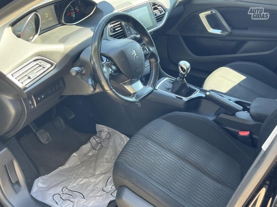 Black Peugeot 308 2015 in Marijampole, with an engine capacity of 1.60 L and mileage of 216 thousand km for 4450 €, photo 9 on AUTOMOTO.COM.LV
