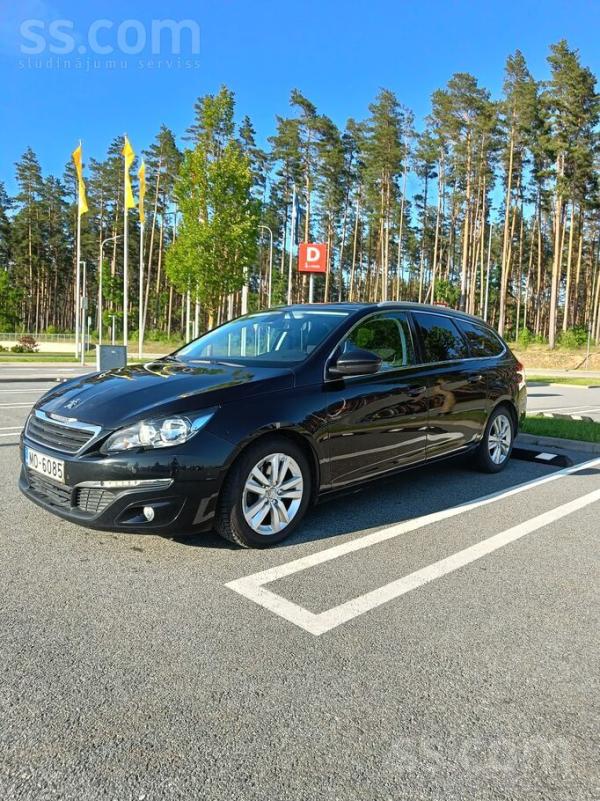 Black Peugeot 308 2015 in Riga, with an engine capacity of 1.60 L and mileage of 243 thousand km for 3900 €, photo 1 on AUTOMOTO.COM.LV