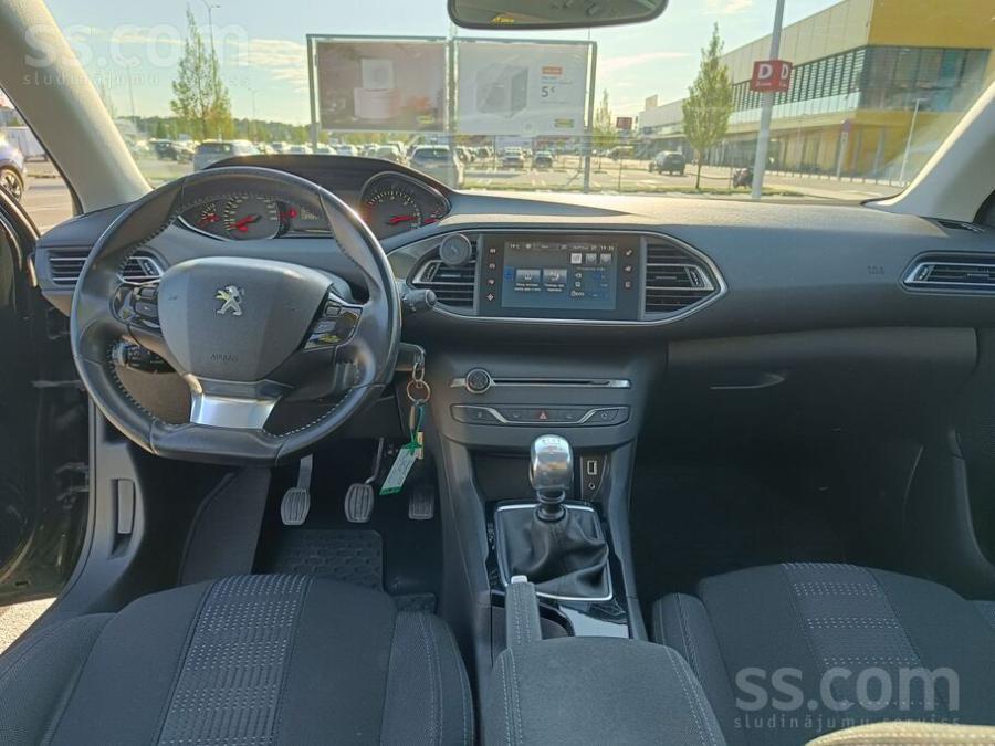 Melns Peugeot 308 2015 Rīga, ar dzinēja tilpumu 1.60 L un nobraukumu 243 tūkst. km par 3900 €, foto 6 vietnē AUTOMOTO.COM.LV