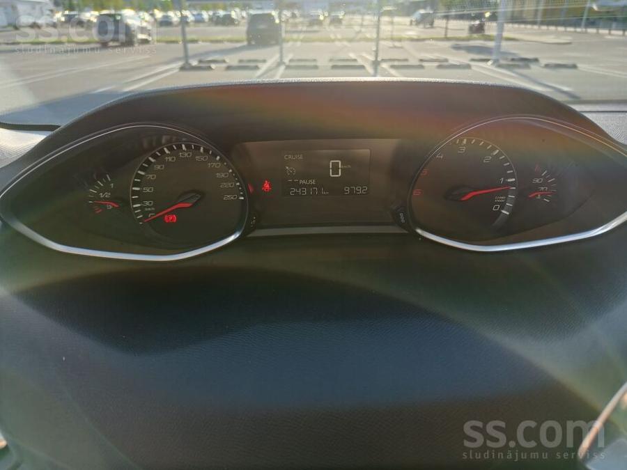 Melns Peugeot 308 2015 Rīga, ar dzinēja tilpumu 1.60 L un nobraukumu 243 tūkst. km par 3900 €, foto 7 vietnē AUTOMOTO.COM.LV