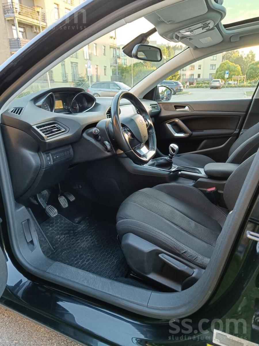 Melns Peugeot 308 2015 Rīga, ar dzinēja tilpumu 1.60 L un nobraukumu 243 tūkst. km par 3900 €, foto 8 vietnē AUTOMOTO.COM.LV