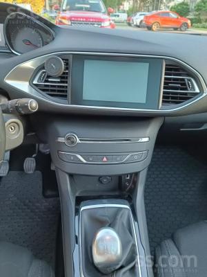 Melns Peugeot 308 2015 Rīga, ar dzinēja tilpumu 1.60 L un nobraukumu 243 tūkst. km par 3900 €, foto 9 vietnē AUTOMOTO.COM.LV