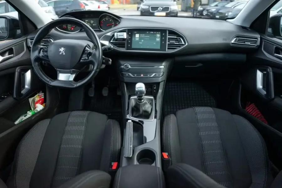 Melns Peugeot 308 2015 Liepāja, ar dzinēja tilpumu 1.60 L un nobraukumu 194 tūkst. km par 8250 €, foto 8 vietnē AUTOMOTO.COM.LV