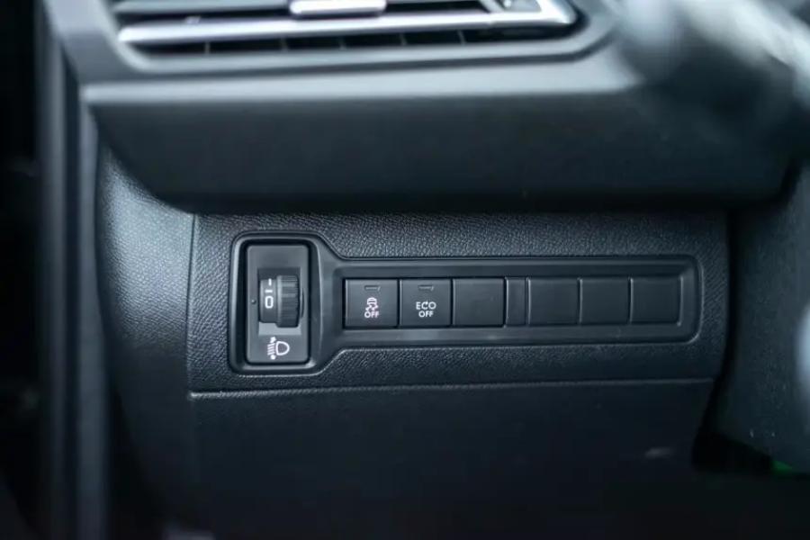 Melns Peugeot 308 2015 Liepāja, ar dzinēja tilpumu 1.60 L un nobraukumu 194 tūkst. km par 8250 €, foto 18 vietnē AUTOMOTO.COM.LV