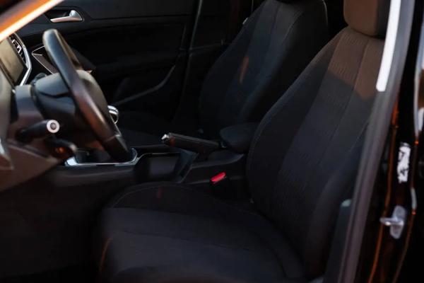 Black Peugeot 308 2015 in Riga, with an engine capacity of 1.60 L and mileage of 193 thousand km for 6495 €, photo 10 on AUTOMOTO.COM.LV