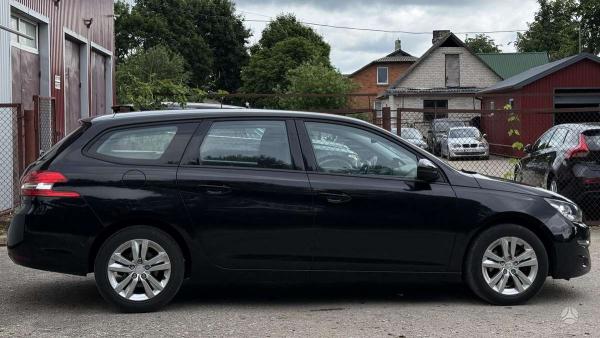 Black Peugeot 308 2015 in Ukmerge, with an engine capacity of 1.20 L and mileage of 173 thousand km for 3600 €, photo 3 on AUTOMOTO.COM.LV