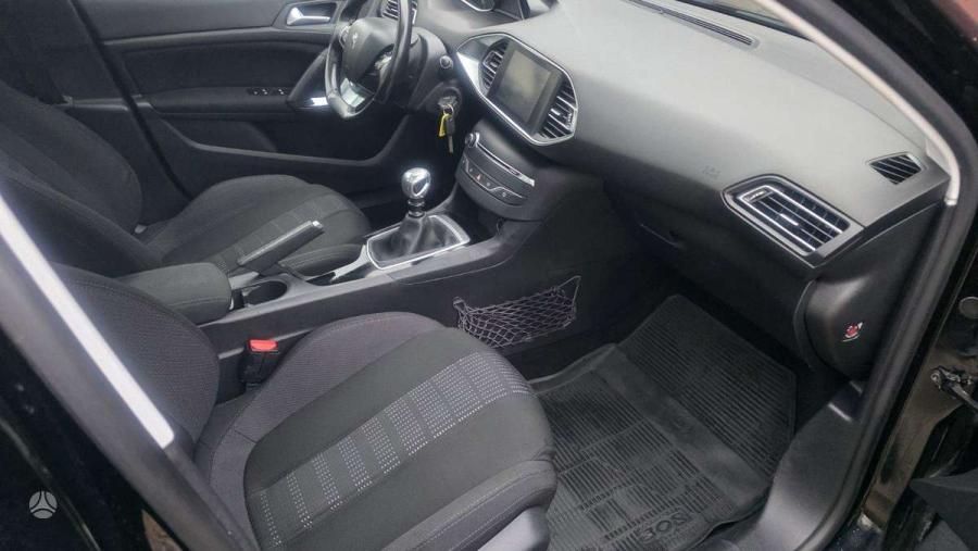 Melns Peugeot 308 2015 Kauņa, ar dzinēja tilpumu 1.56 L un nobraukumu 297 tūkst. km par 4000 €, foto 15 vietnē AUTOMOTO.COM.LV
