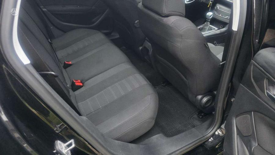 Melns Peugeot 308 2015 Kauņa, ar dzinēja tilpumu 1.56 L un nobraukumu 297 tūkst. km par 4000 €, foto 17 vietnē AUTOMOTO.COM.LV