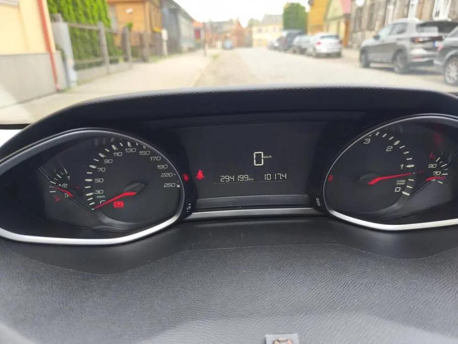 Черный Пежо 308 2015 в Елгава, объемом двигателя 1.60 л и пробегом 299 тыс. км за 3390 €, фото 18 на AUTOMOTO.COM.LV