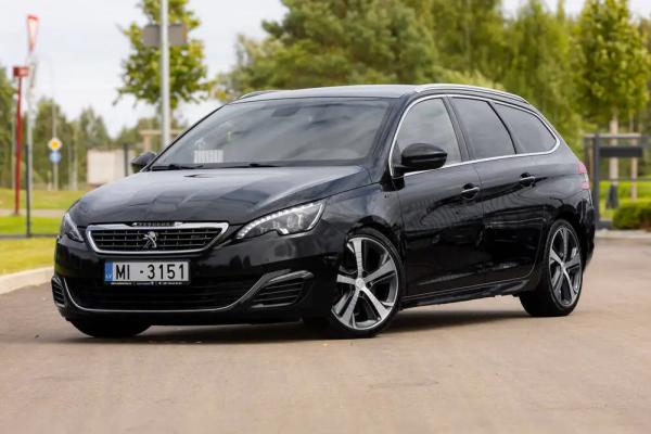 Melns Peugeot 308 2015 Jelgava, ar dzinēja tilpumu 2.00 L un nobraukumu 265 tūkst. km par 5500 €, foto 1 vietnē AUTOMOTO.COM.LV