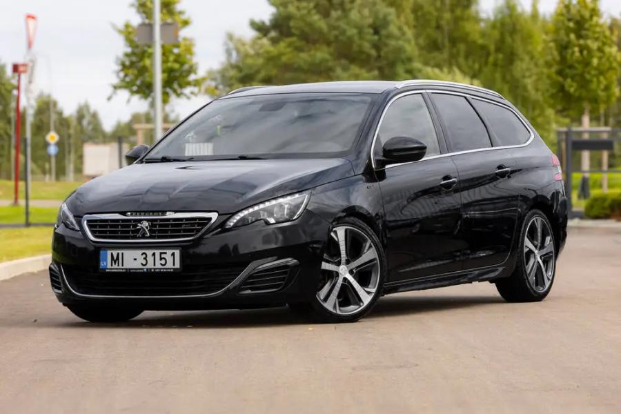 Black Peugeot 308 2015 in Jelgava, with an engine capacity of 2.00 L and mileage of 265 thousand km for 5500 €, photo 1 on AUTOMOTO.COM.LV