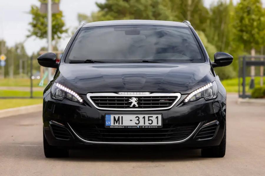 Black Peugeot 308 2015 in Jelgava, with an engine capacity of 2.00 L and mileage of 265 thousand km for 5500 €, photo 3 on AUTOMOTO.COM.LV