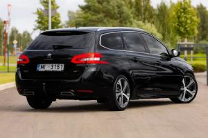 Black Peugeot 308 2015 in Jelgava, with an engine capacity of 2.00 L and mileage of 265 thousand km for 5500 €, photo 5 on AUTOMOTO.COM.LV