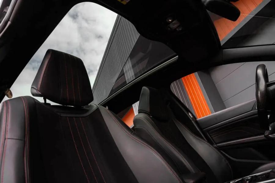 Black Peugeot 308 2015 in Jelgava, with an engine capacity of 2.00 L and mileage of 265 thousand km for 5500 €, photo 9 on AUTOMOTO.COM.LV