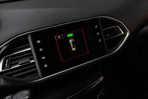 Black Peugeot 308 2015 in Jelgava, with an engine capacity of 2.00 L and mileage of 265 thousand km for 5500 €, photo 22 on AUTOMOTO.COM.LV