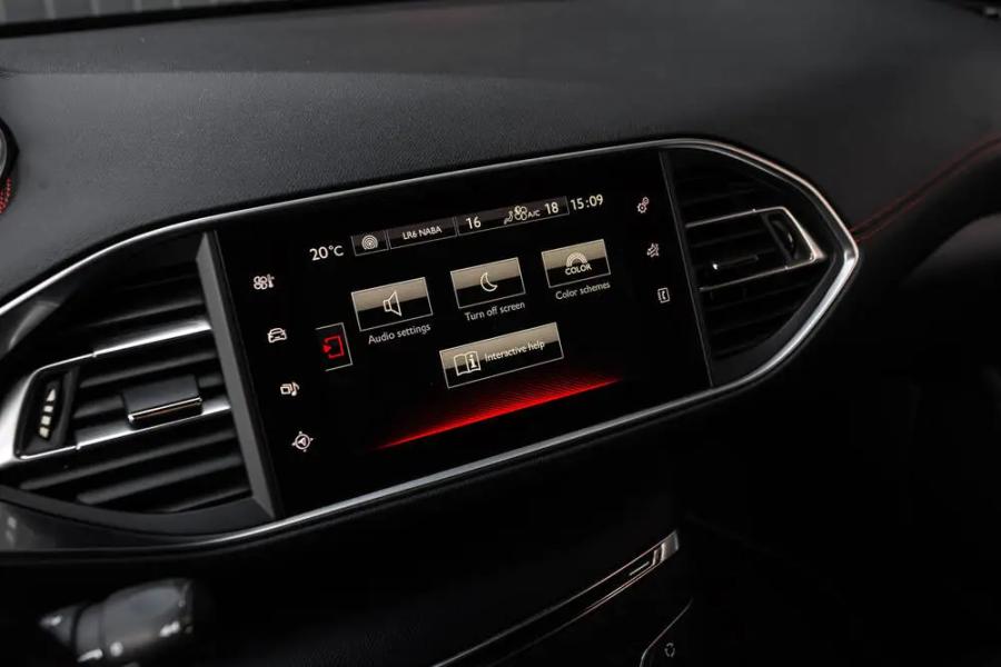Black Peugeot 308 2015 in Jelgava, with an engine capacity of 2.00 L and mileage of 265 thousand km for 5500 €, photo 26 on AUTOMOTO.COM.LV