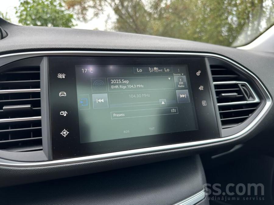 Melns Peugeot 308 2015 Tukums, ar dzinēja tilpumu 2.00 L un nobraukumu 264 tūkst. km par 6990 €, foto 27 vietnē AUTOMOTO.COM.LV