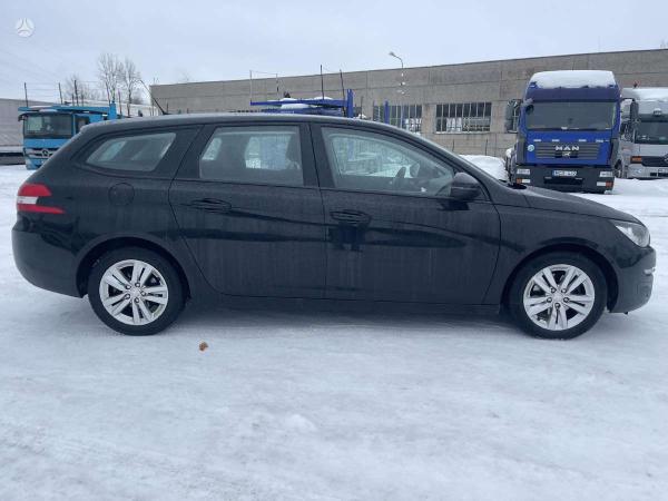 Black Peugeot 308 2016 in Kaunas, with an engine capacity of 1.56 L and mileage of 197 thousand km for 3950 €, photo 8 on AUTOMOTO.COM.LV