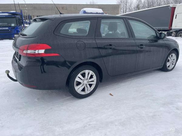Black Peugeot 308 2016 in Kaunas, with an engine capacity of 1.56 L and mileage of 197 thousand km for 3950 €, photo 9 on AUTOMOTO.COM.LV