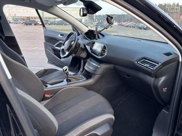 Black Peugeot 308 2016 in Vilnius, with an engine capacity of 1.60 L and mileage of 253 thousand km for 4200 €, photo 5 on AUTOMOTO.COM.LV