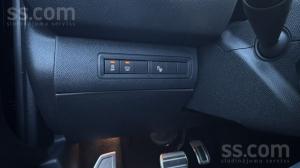 Black Peugeot 308 2016 in Jelgava, with an engine capacity of 2.00 L and mileage of 220 thousand km for 6990 €, photo 18 on AUTOMOTO.COM.LV