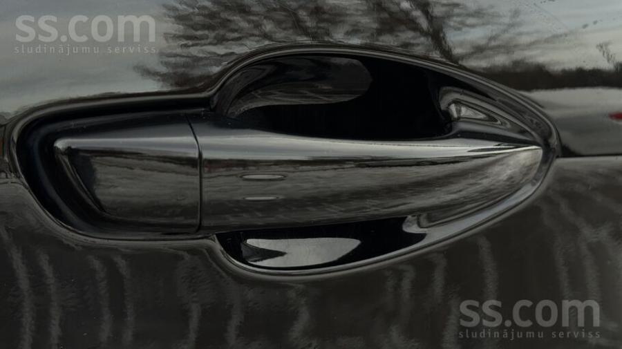 Black Peugeot 308 2016 in Jelgava, with an engine capacity of 2.00 L and mileage of 220 thousand km for 6990 €, photo 25 on AUTOMOTO.COM.LV