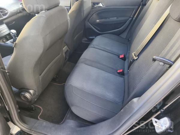Melns Peugeot 308 2016 Rīga, ar dzinēja tilpumu 1.60 L un nobraukumu 0 tūkst. km par 4999 €, foto 10 vietnē AUTOMOTO.COM.LV
