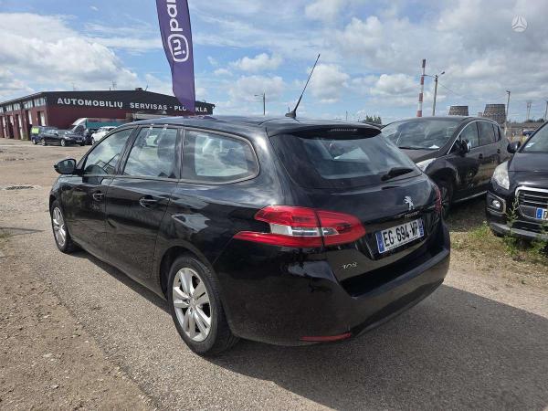 Black Peugeot 308 2016 in Vilnius, with an engine capacity of 1.56 L and mileage of 234 thousand km for 4500 €, photo 6 on AUTOMOTO.COM.LV