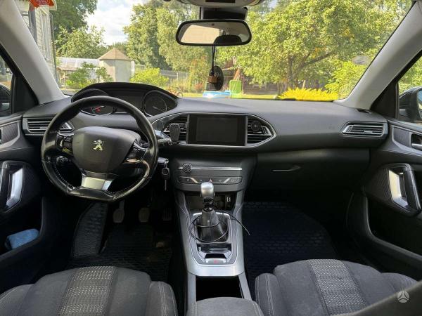 Black Peugeot 308 2016 in Vilnius, with an engine capacity of 1.56 L and mileage of 296 thousand km for 4950 €, photo 4 on AUTOMOTO.COM.LV