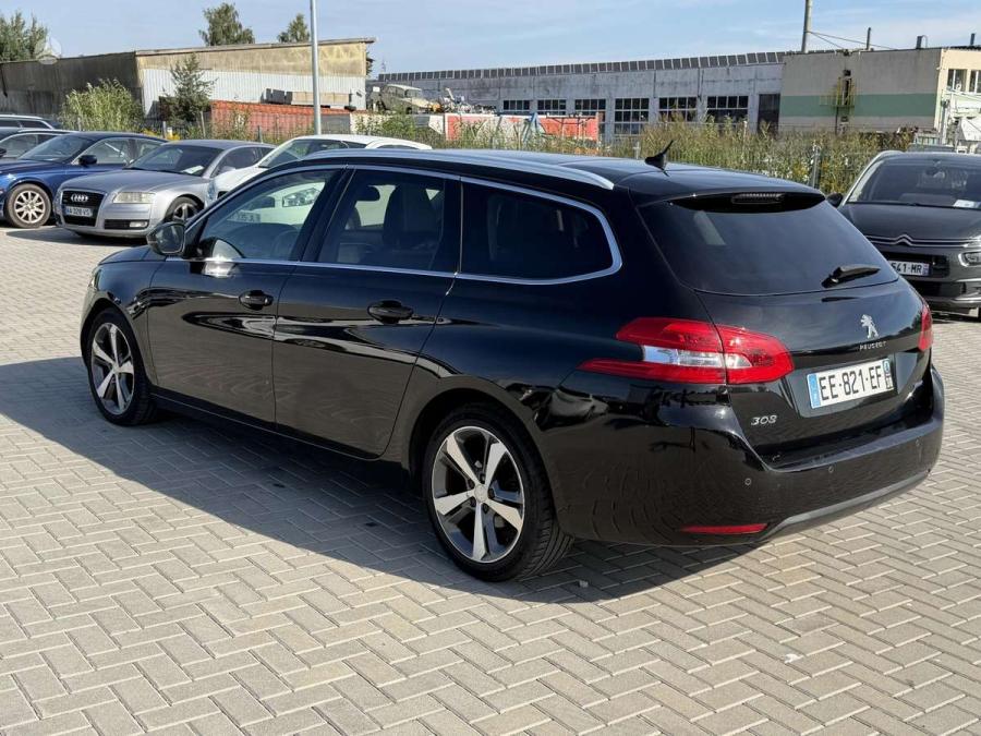 Black Peugeot 308 2016 in Taurage, with an engine capacity of 1.20 L and mileage of 161 thousand km for 4300 €, photo 8 on AUTOMOTO.COM.LV