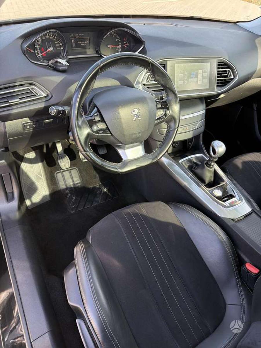 Black Peugeot 308 2016 in Taurage, with an engine capacity of 1.20 L and mileage of 161 thousand km for 4300 €, photo 18 on AUTOMOTO.COM.LV