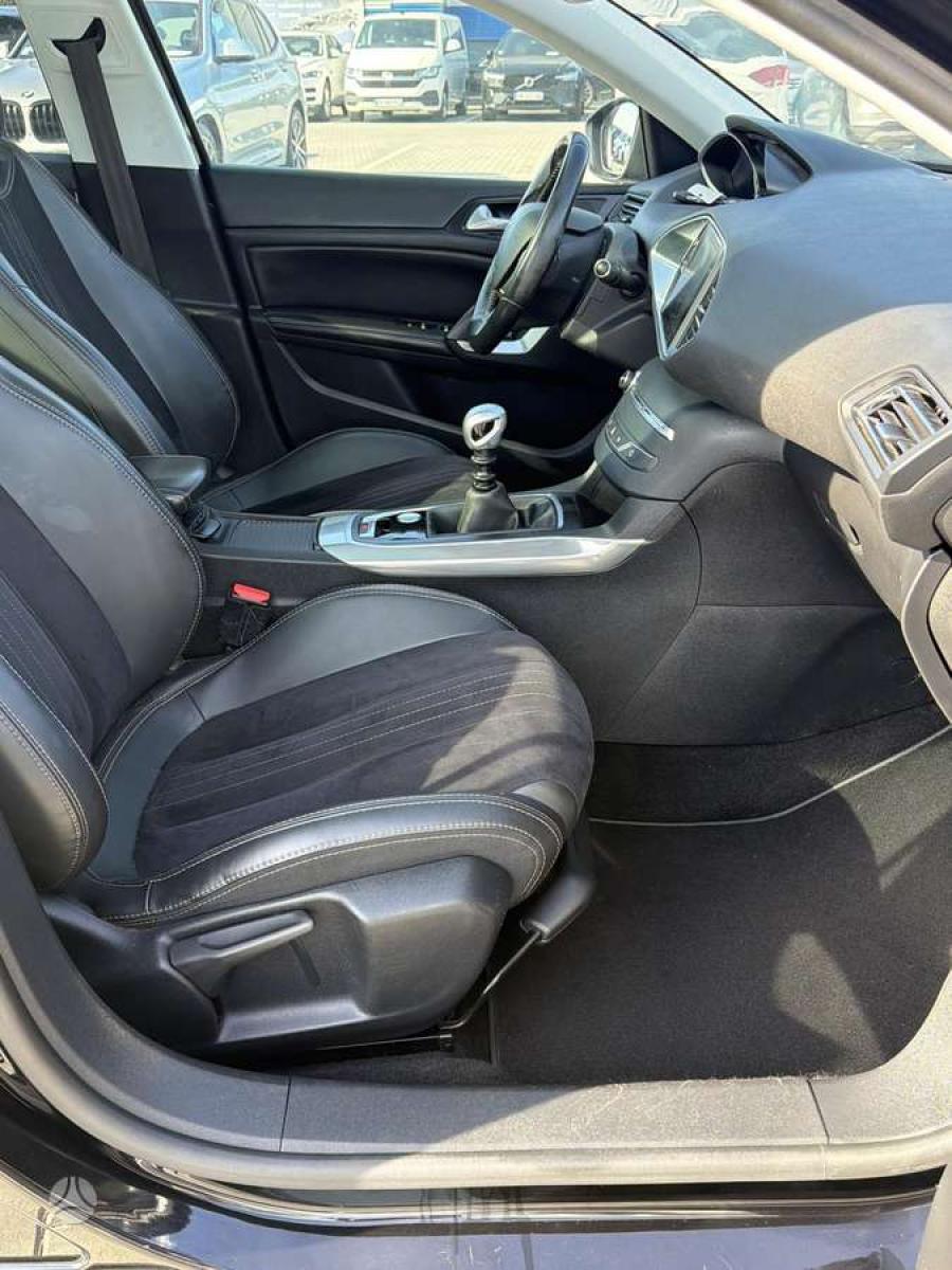 Black Peugeot 308 2016 in Taurage, with an engine capacity of 1.20 L and mileage of 161 thousand km for 4300 €, photo 19 on AUTOMOTO.COM.LV